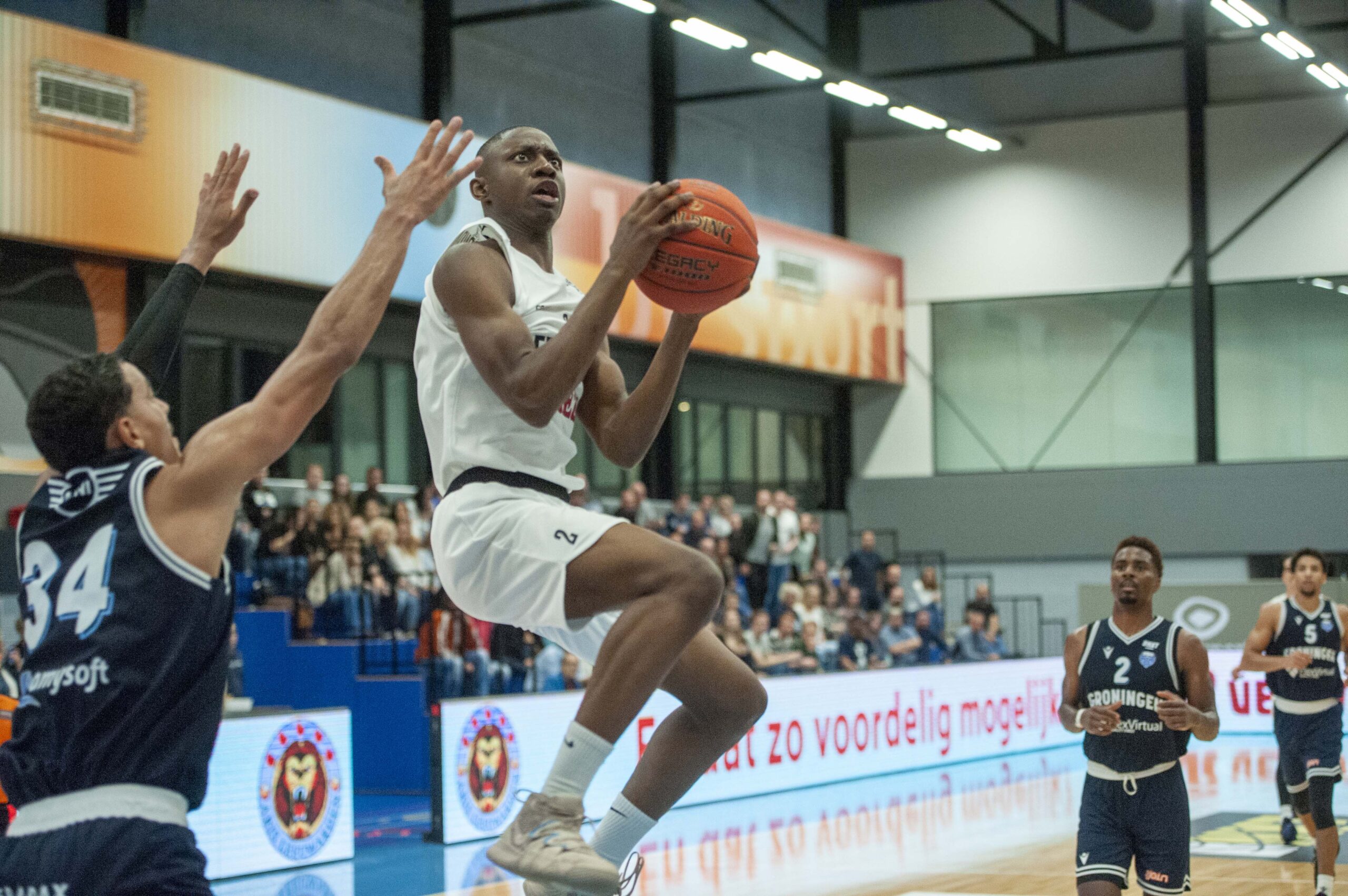 Dimitri Maconda terug in het Kalverdijkje - LWD Basket